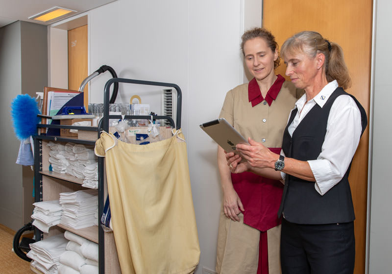 Reinigung in der Hotellerie, aber bitte (endlich) mit System! - emovate